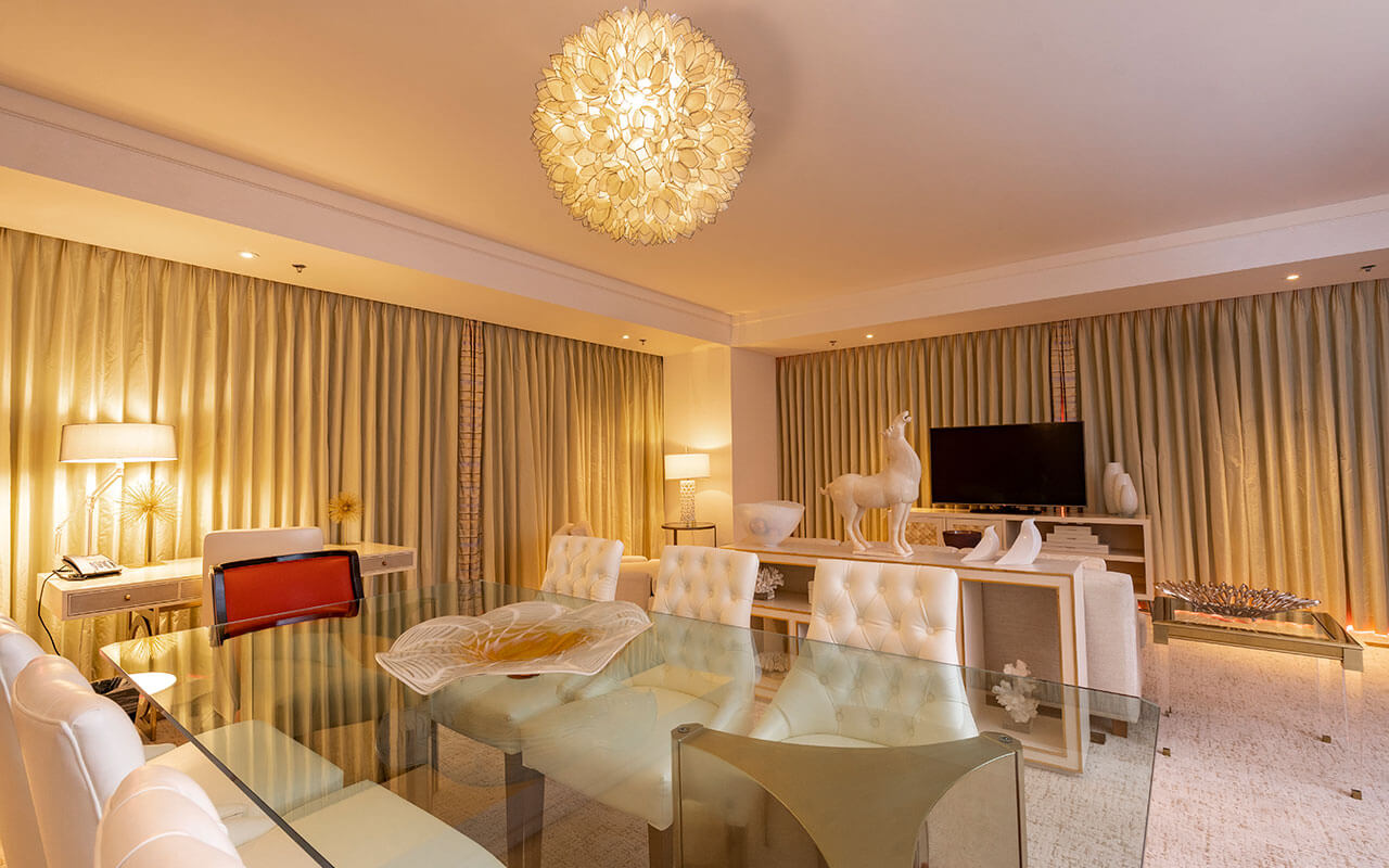 Guest Rooms, Suites and Penthouse - Ahern Hotel