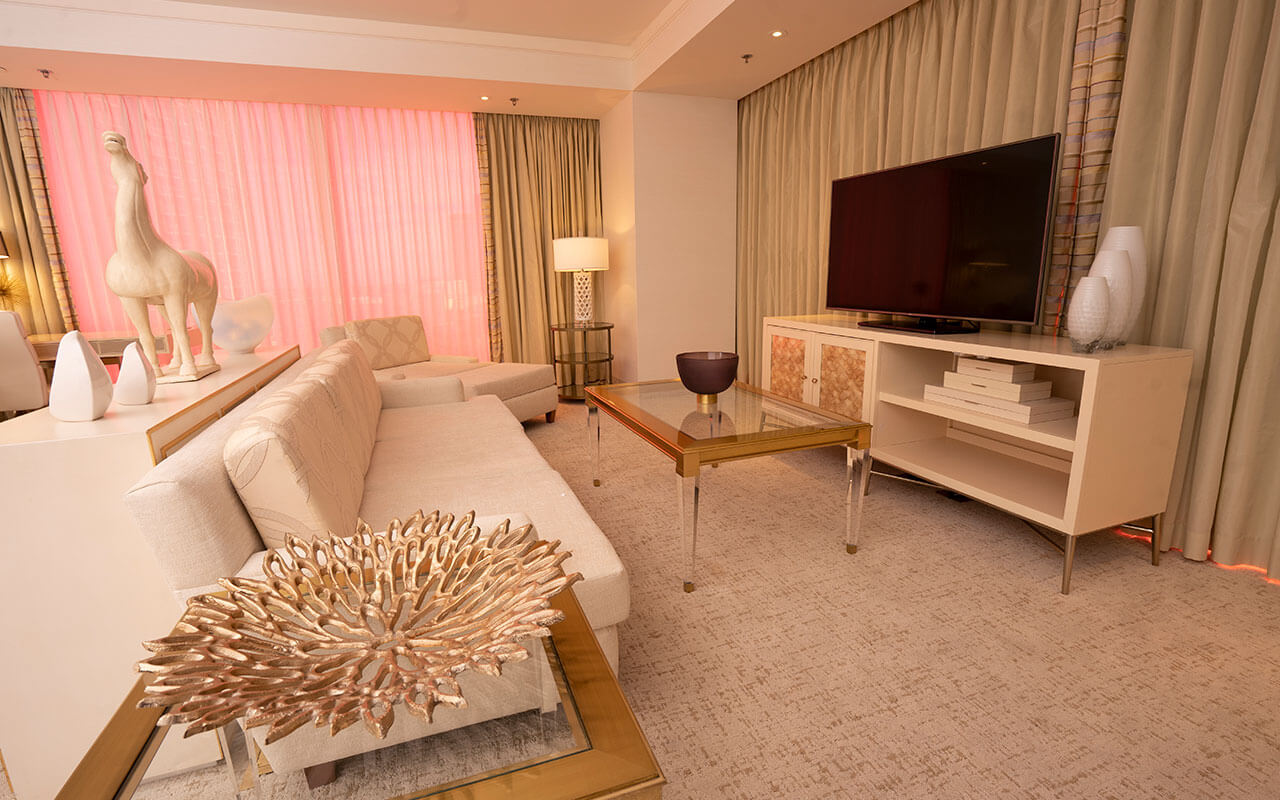 Guest Rooms, Suites and Penthouse - Ahern Hotel